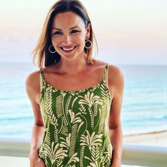 CAbi | Tops | Cabi 6353 Balcony Cami Palm Print Spring 223 Size Medium ...